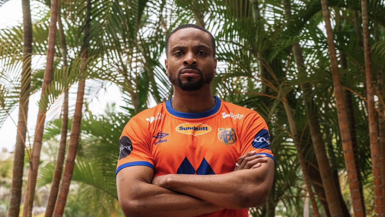 TangoTV: Trace Akino Murray er klar for Aalesunds FK - YouTube