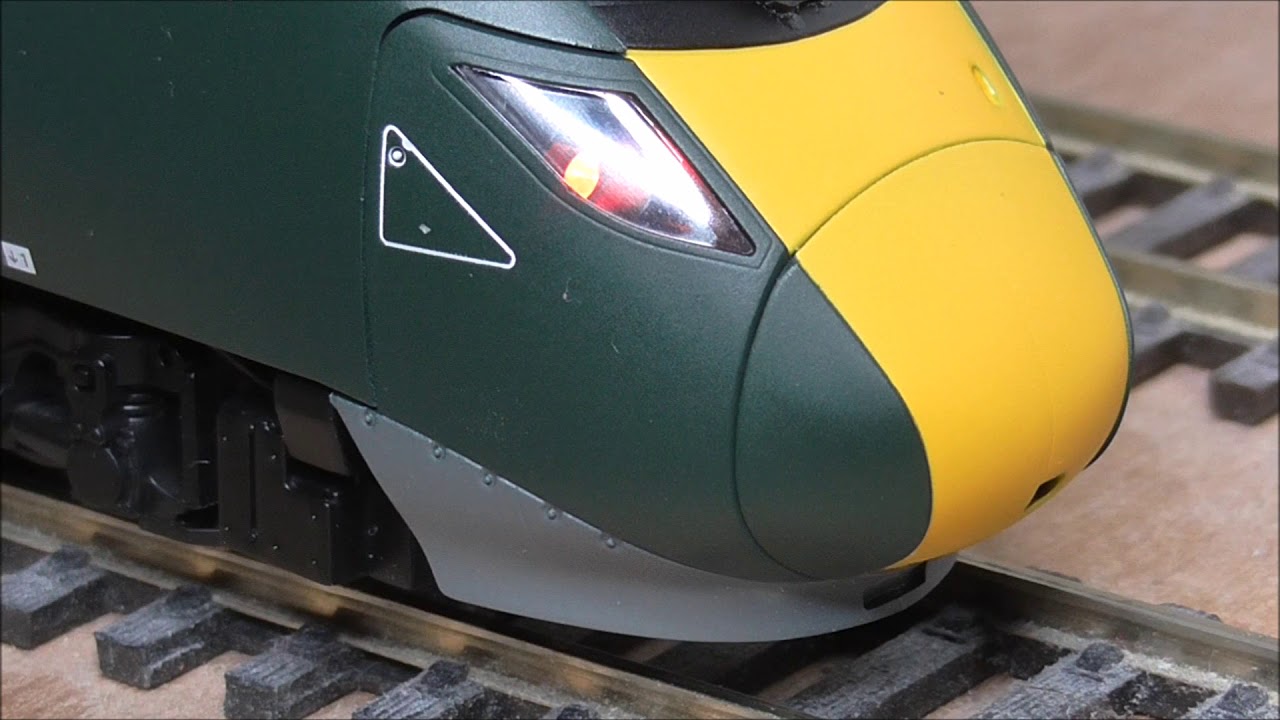 Hornby r3514 - GWR class 800/IEP - YouTube