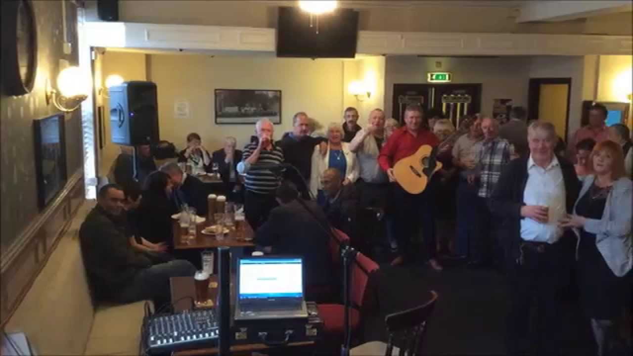 Peter Mylett performing in The Red Lion, Acocks Green, Birmingham - YouTube