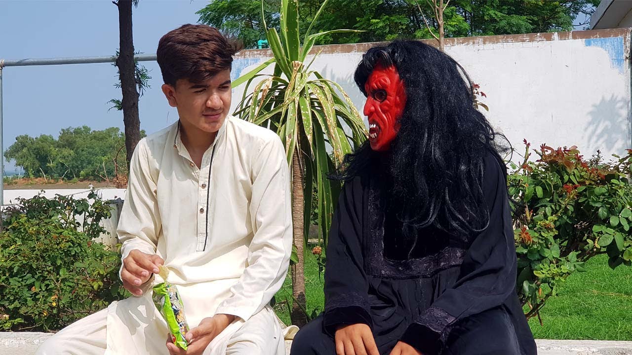 shaitan aur namaz | Devil k sath food ka lalach | shaiytan ko gaib karany ka triqa - YouTube
