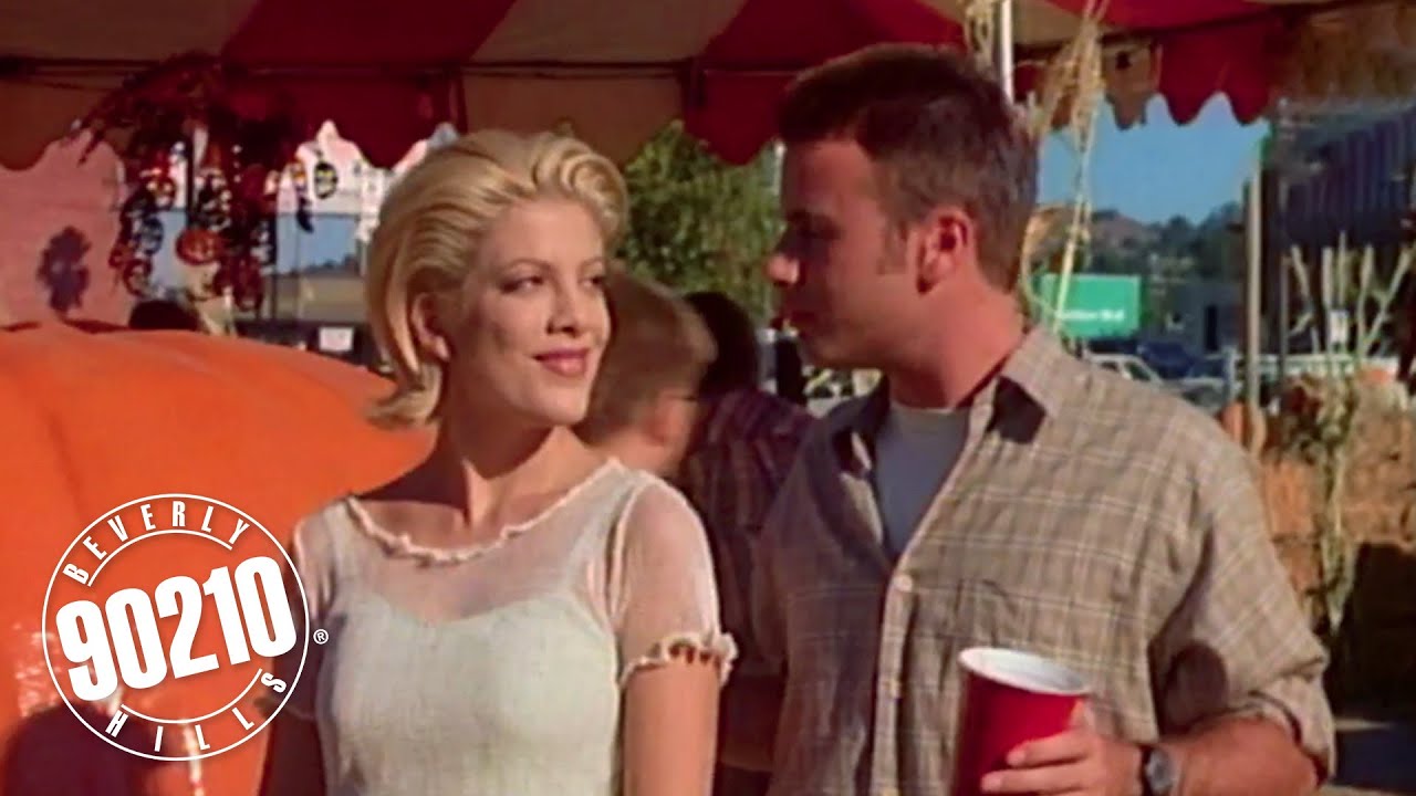 Donna Goes on a Date With Ray Pruit! - YouTube