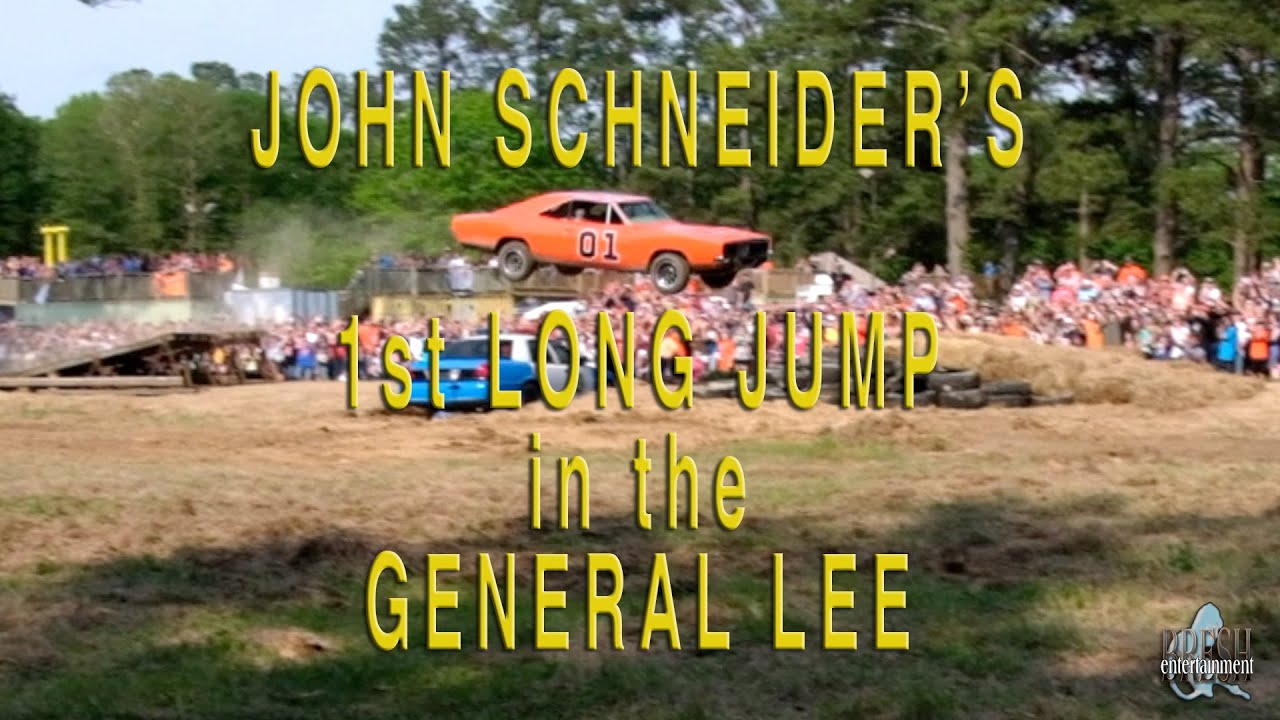 John Schneider's 1st LONG JUMP in the GENERAL LEE. - YouTube