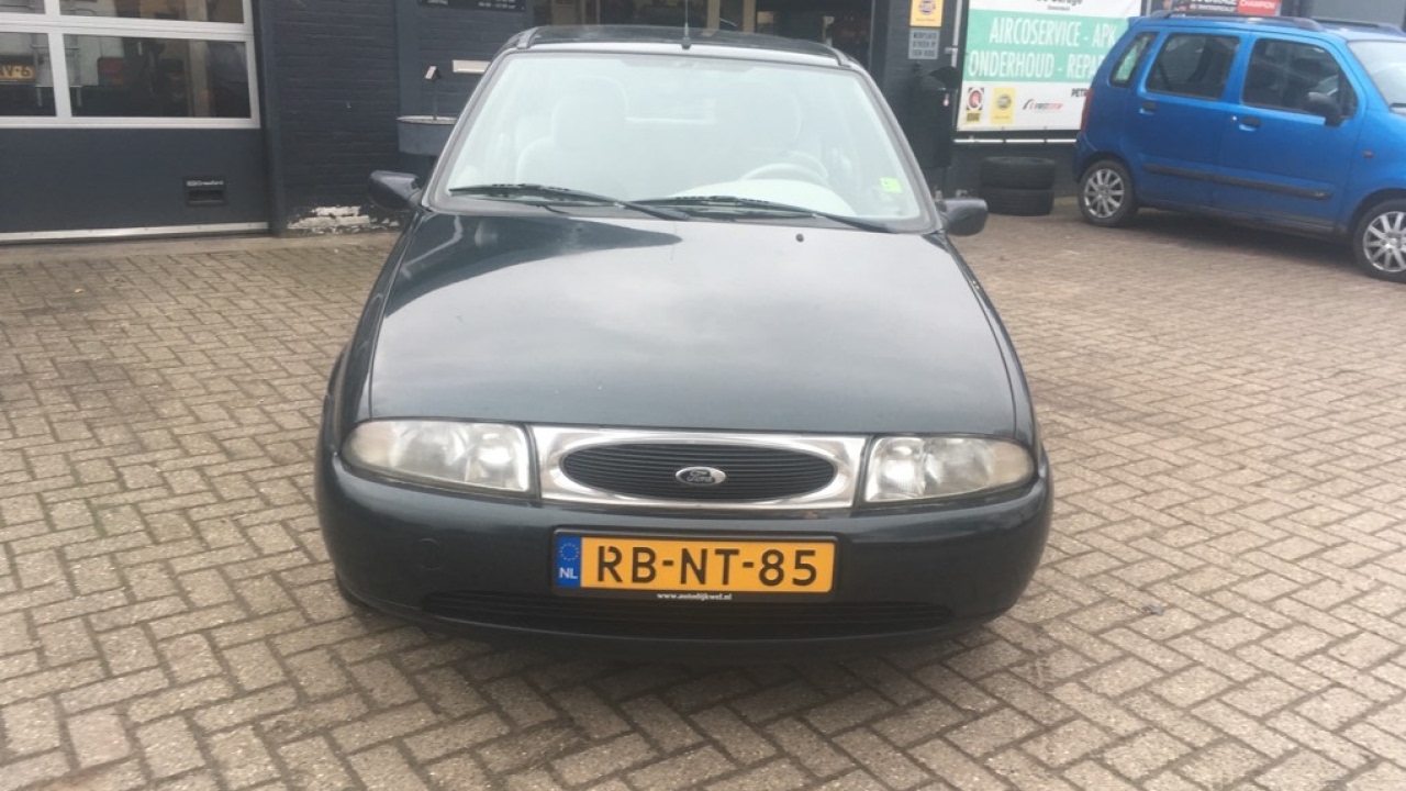Ford Fiesta 1.3-16V Ghia CTX - YouTube