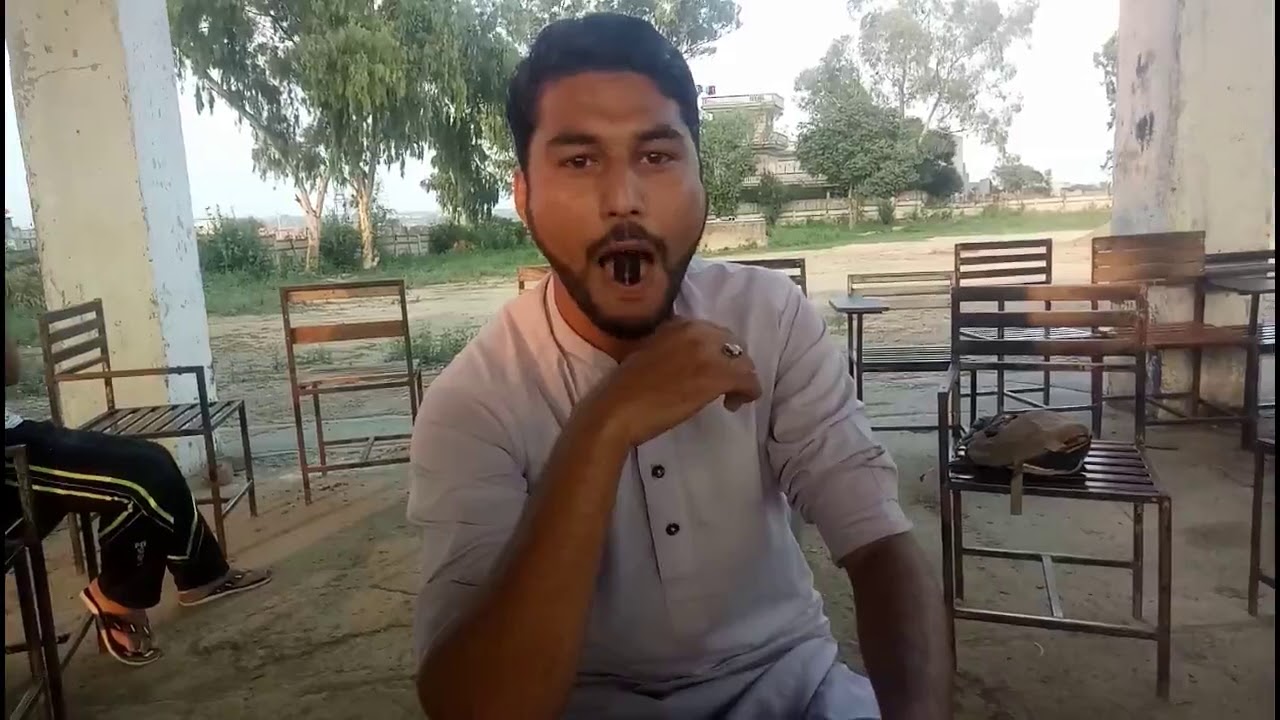 eating Razor Blade's Magic trick ,easy magic trick rasor blades magic ...