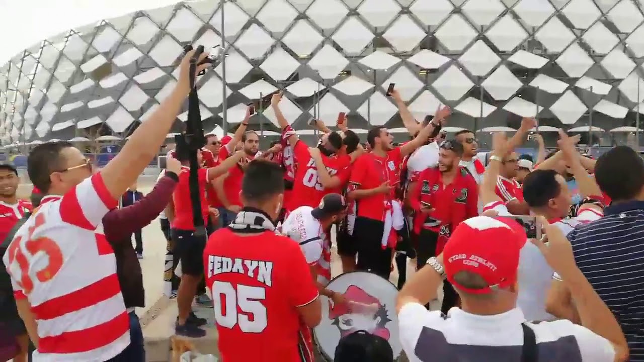 الجماهير الودادية تغني وسط جماهير جريميو البرازيلي - Wydad and Gremio ...