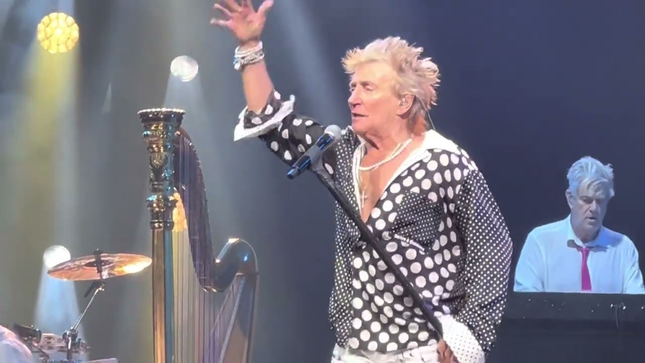 Rod Stewart - Rhythm Of My Heart (Live at Budweiser Gardens, Saturday ...