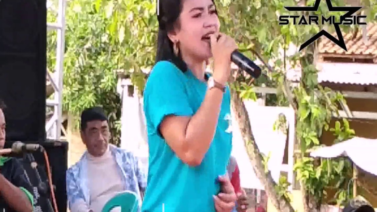 [Live Cover Music] PUTRI - MENUNGGU (RIDHO ROMA) || STAR MUSIC - YouTube