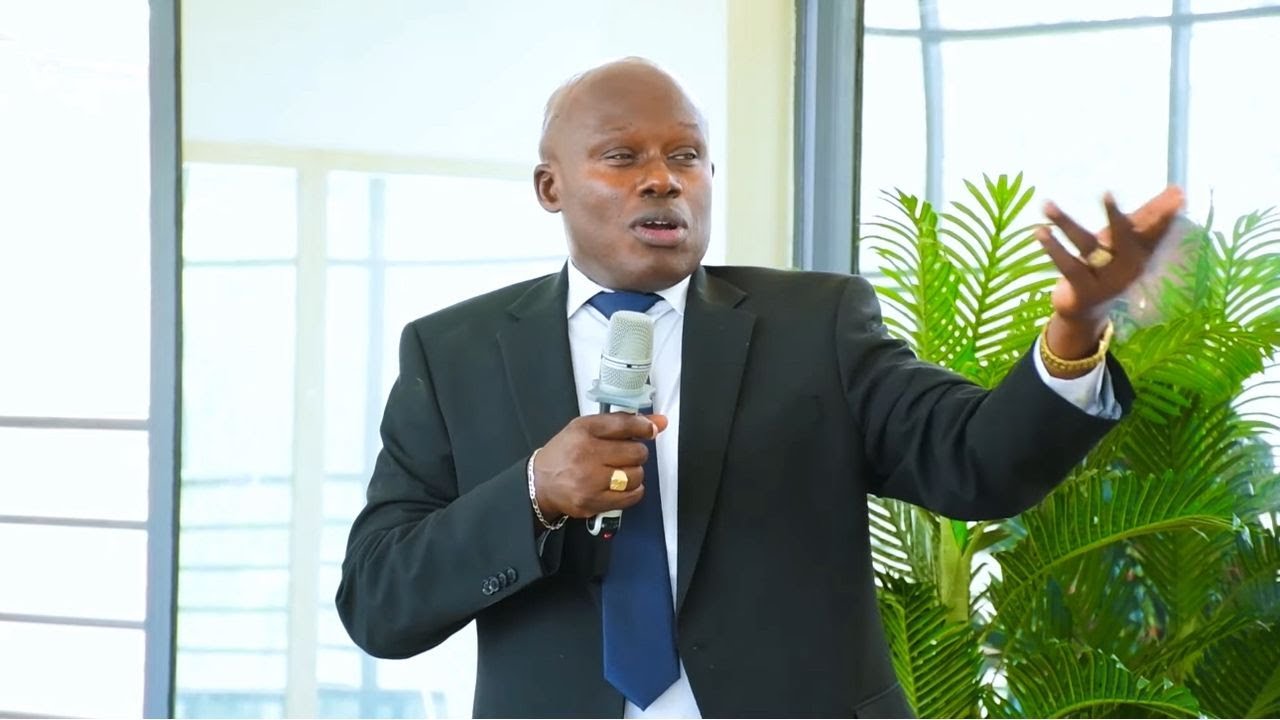 Prof SAFARI RICHARD UMUYOBOZI WA EVEREST ACADEMY ATUBWIYE BYINSHI K ...