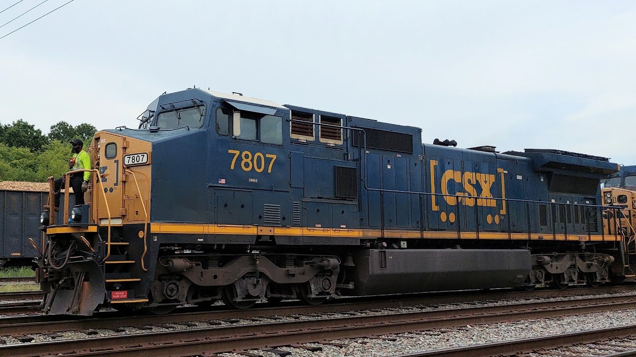 CSX L655 with 7807 & 211 moving through Monroe yard @ Monroe NC 8/3/22 ...
