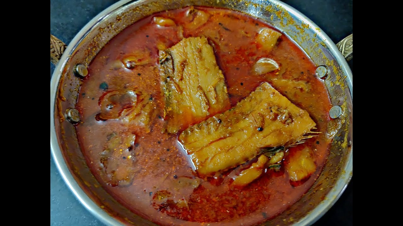 KARUVATTU KULAMBU | DRY FISH CURRY | CURRY | IN TAMIL - YouTube