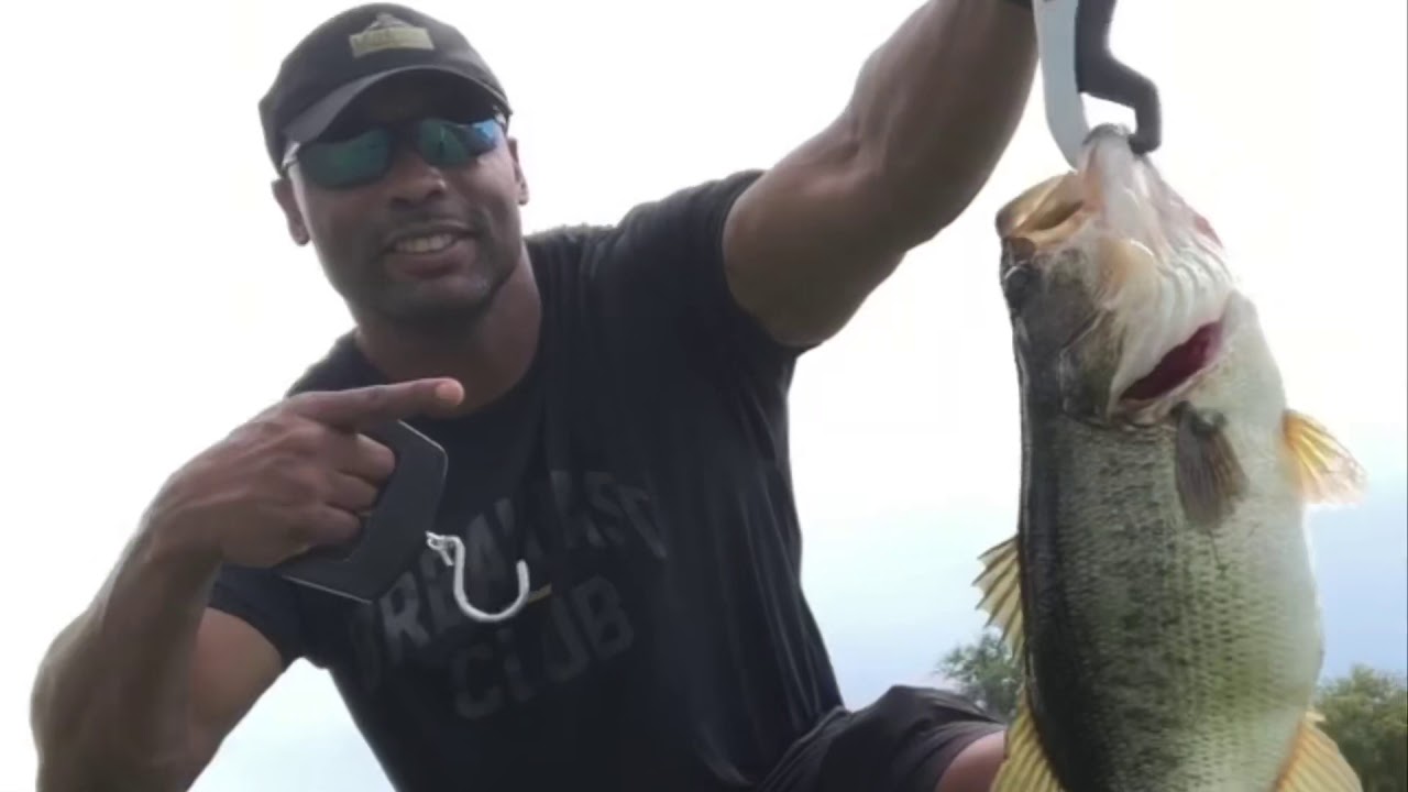 [FISHING WITH DOUBLE D] Record Setting Catches by 10yr NFL Player ...
