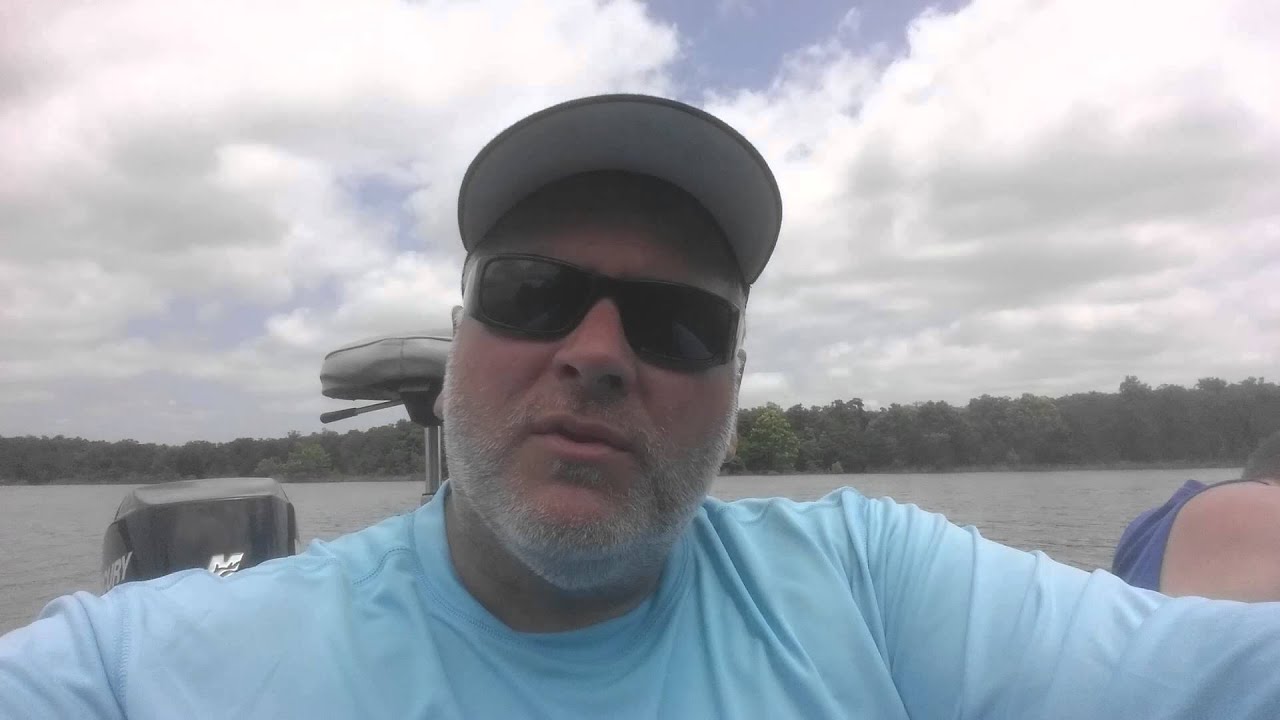 How to find fish on new water. Stroud Lake 2015 - YouTube