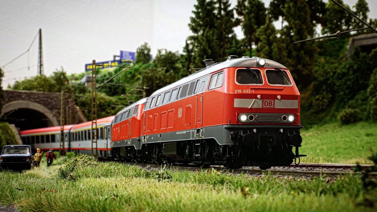 Legendäre Dieselpower auf der Modelleisenbahn. Soundcheck Roco 218 433 ...