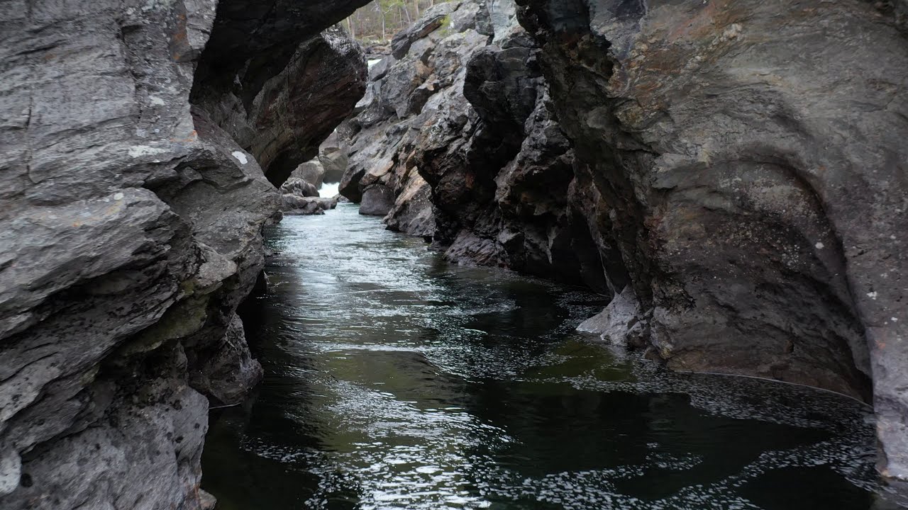 Ridderspranget ("Knight's Leap") - Sjoa - Jotunheimen - Vågå ...