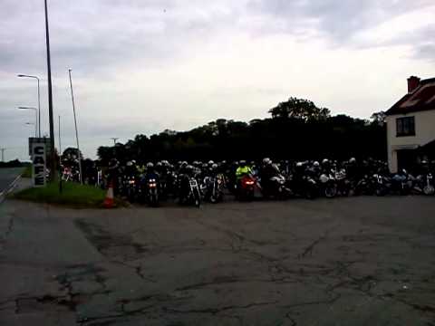 Barneys Cafe Barnetby Top.3gp - YouTube