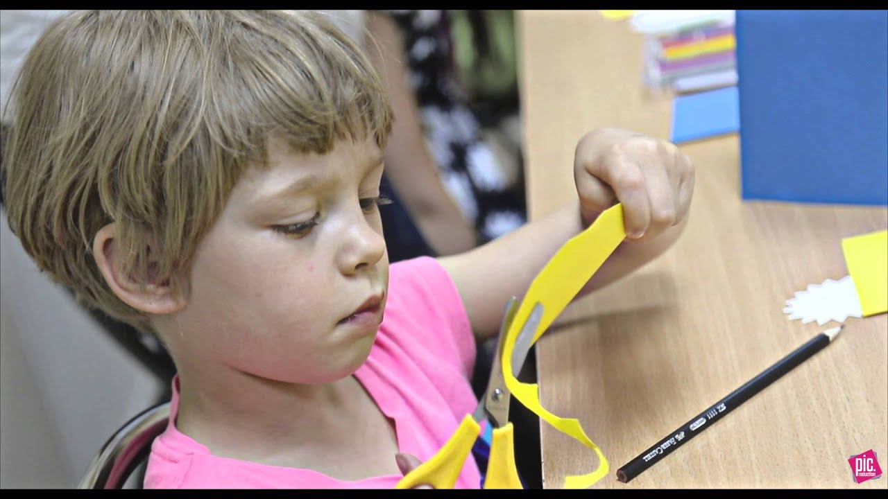 Atelierul Handmade din cadrul Centrului Educaţional "Quo Vadis" - YouTube