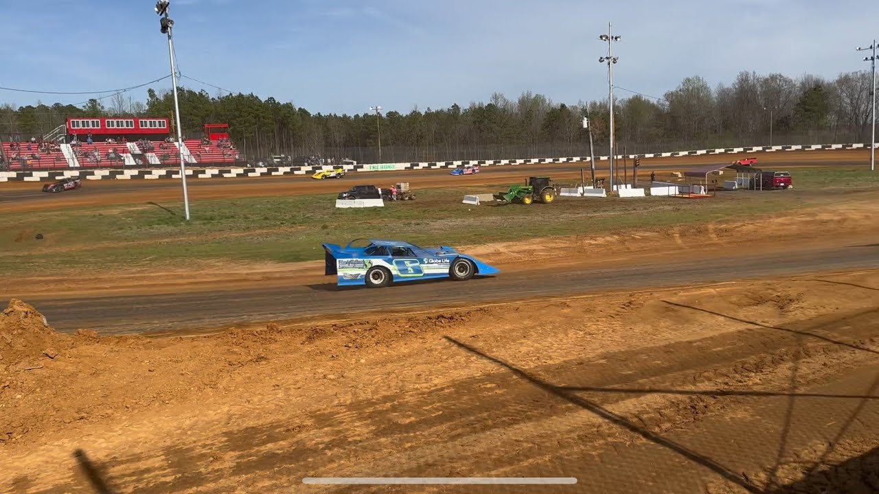 Robin racing! - YouTube