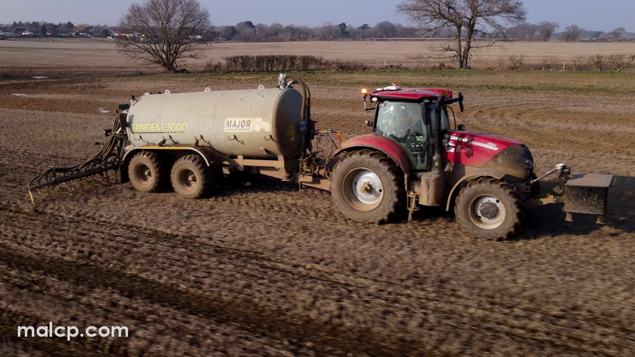 4k Spreading slurry with a Case IH Puma 175 and a Major Tandem 3000 ...