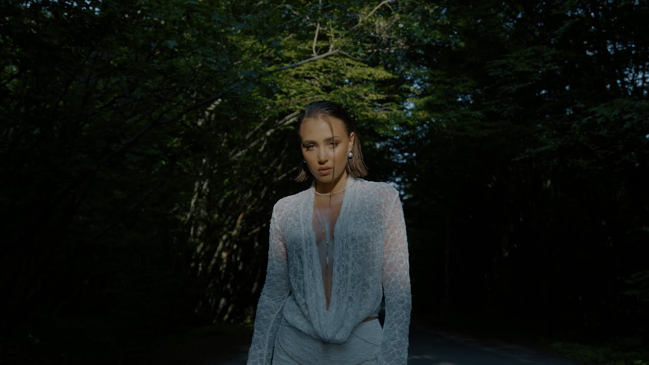Anna Kuksa feat. Roman NeRo - Až do poslední bouře - YouTube