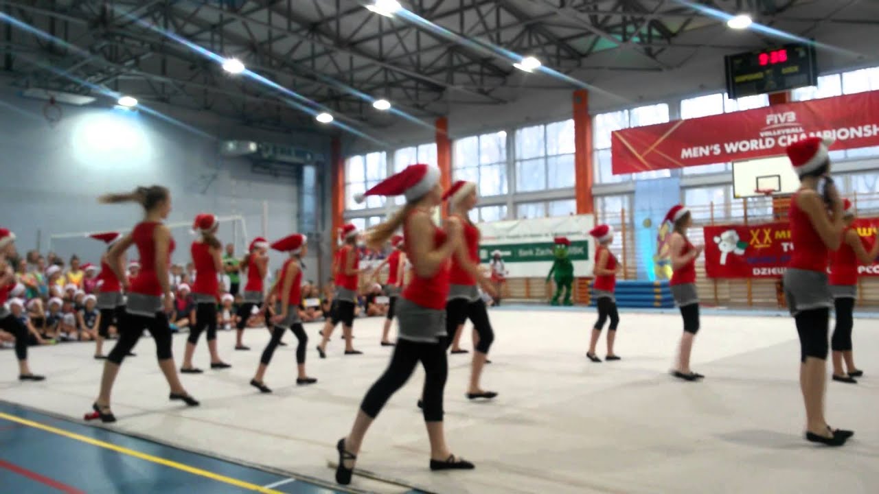Cheerleaders Santa Claus. - YouTube