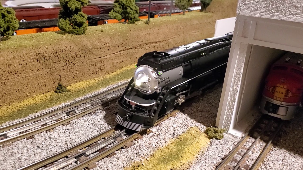 SP GS6 starting a train. - YouTube