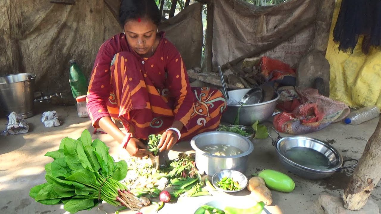 Rural Women Cooking ||Delicious Spinach in Village Style ||Indian ...