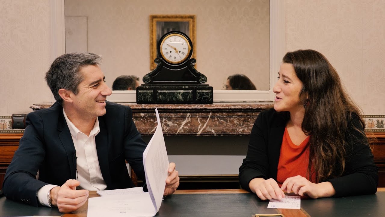 Charlotte Leduc, une députée à 100 milliards d'euros - YouTube