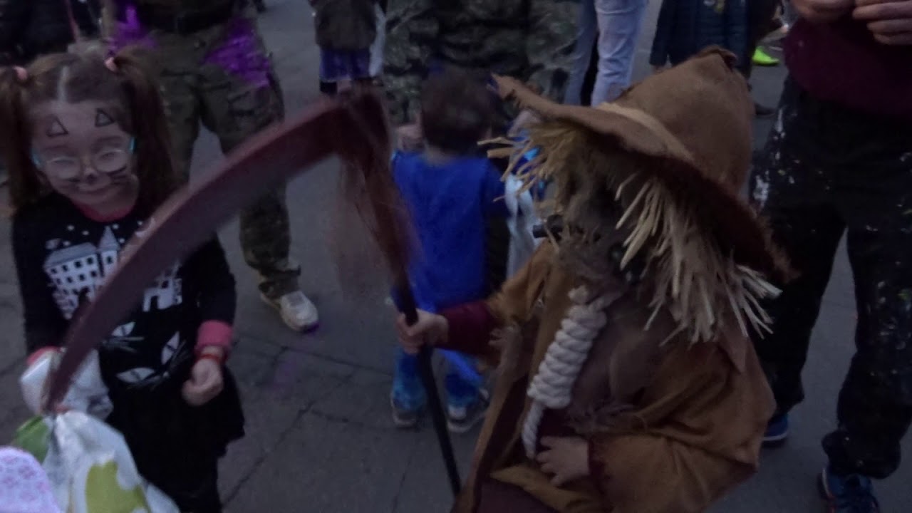 Scarecrow's dance - YouTube