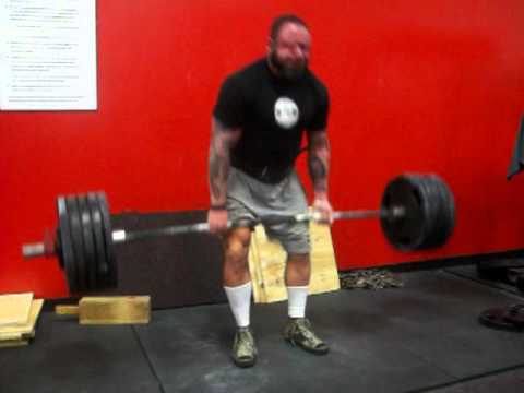Sean Donegan Deadlift @ BAG 12-10-10 - YouTube
