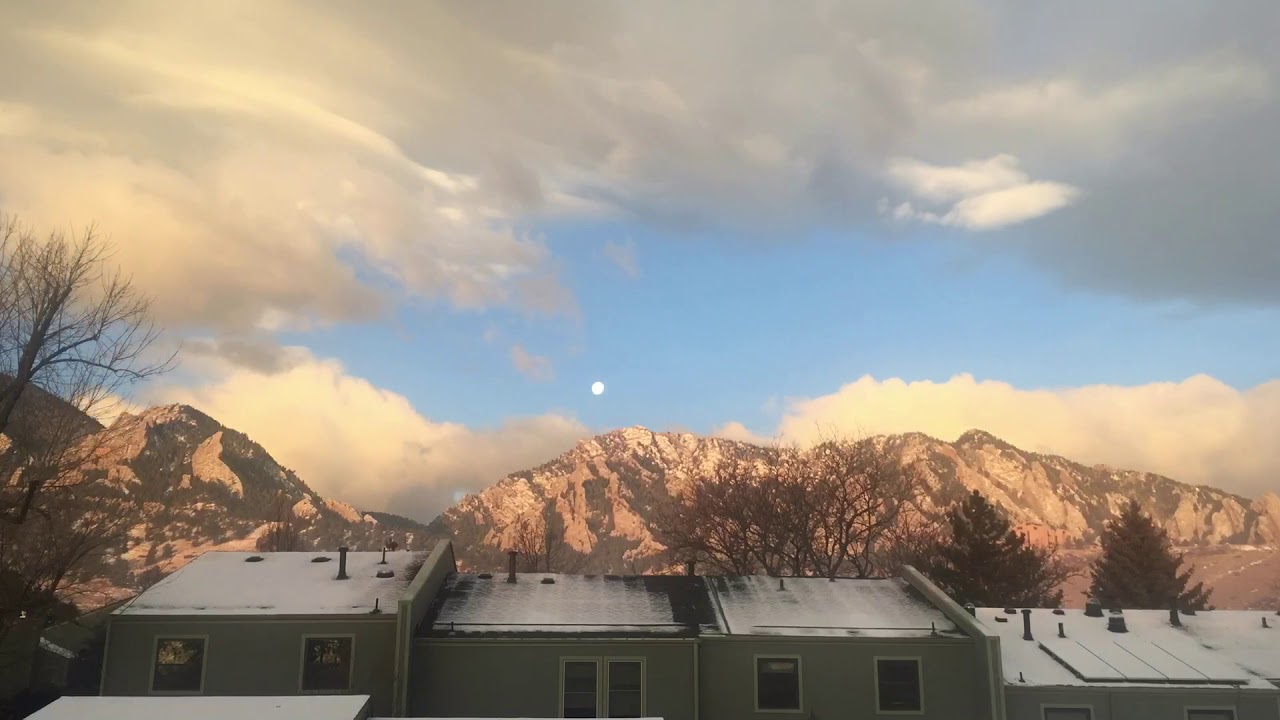 Moonset over Green Mountain - YouTube