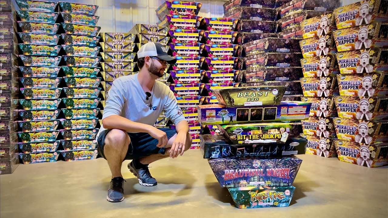 $800 BUDGET FIREWORK SHOPPING & DISPLAY - 1,066 SHOTS - YouTube