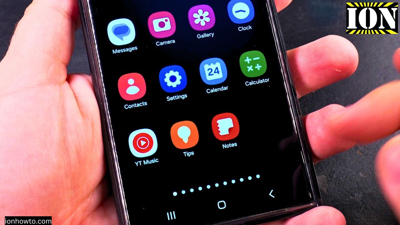 How to Switch Between Rear and Front Cameras on Samsung Phones - YouTube
