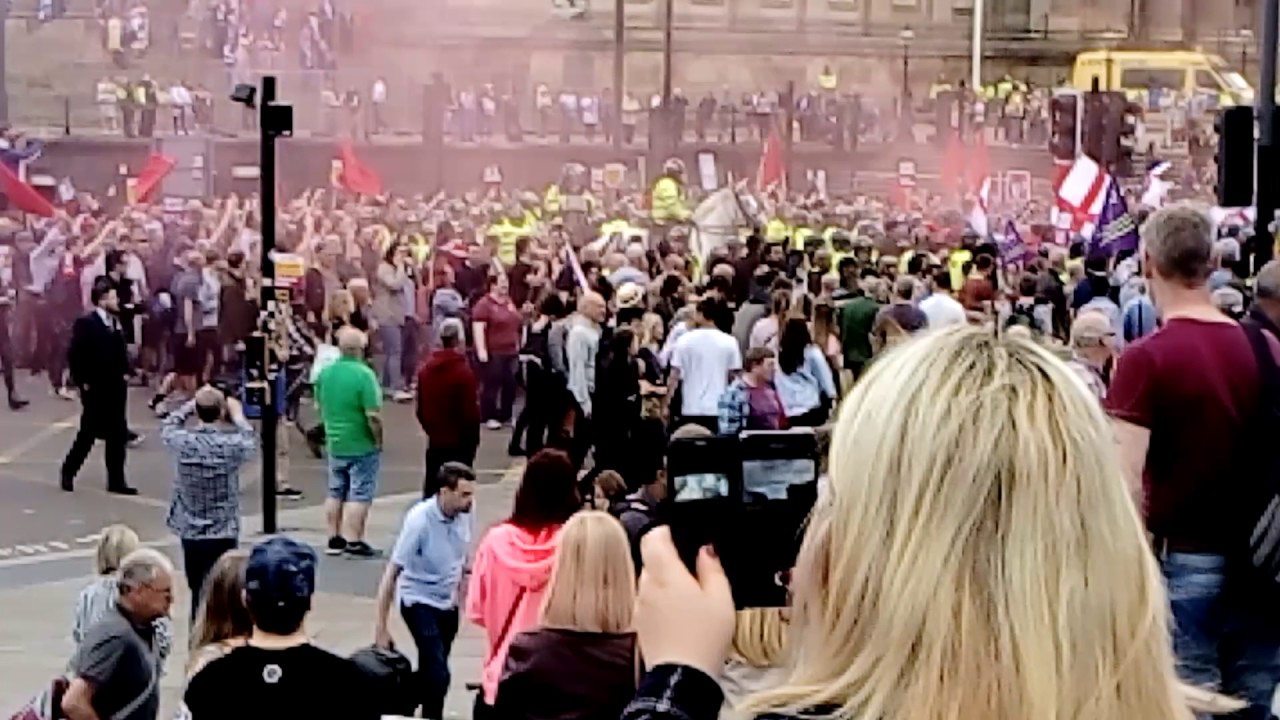 EDL march/AntiFa counter-protest Liverpool 2 - YouTube