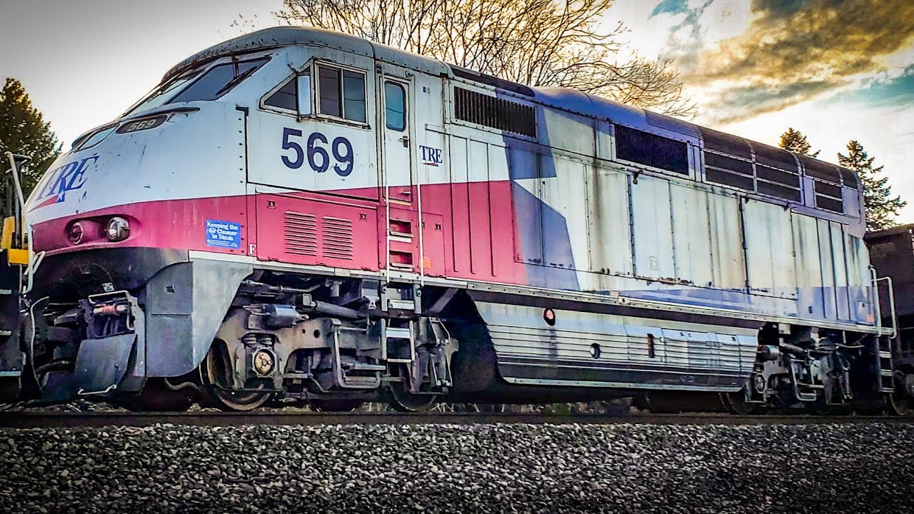 TRE F59PHI and BN GP38-2 On The H-PASSEA! - YouTube