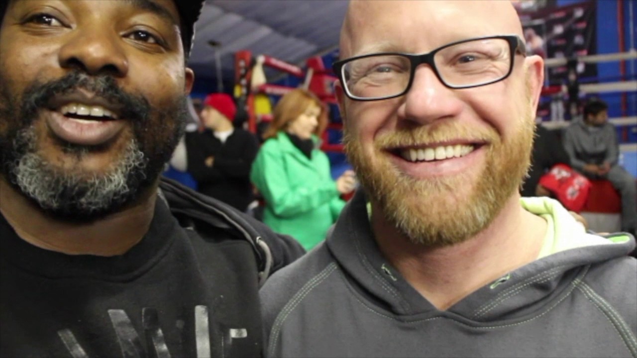 Grover Wiley in Crawford corner vs john molina jr EsNews Boxing - YouTube