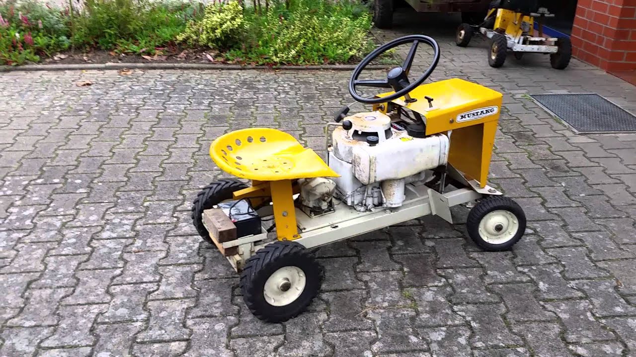 Mowett Mustang 8 HP - YouTube