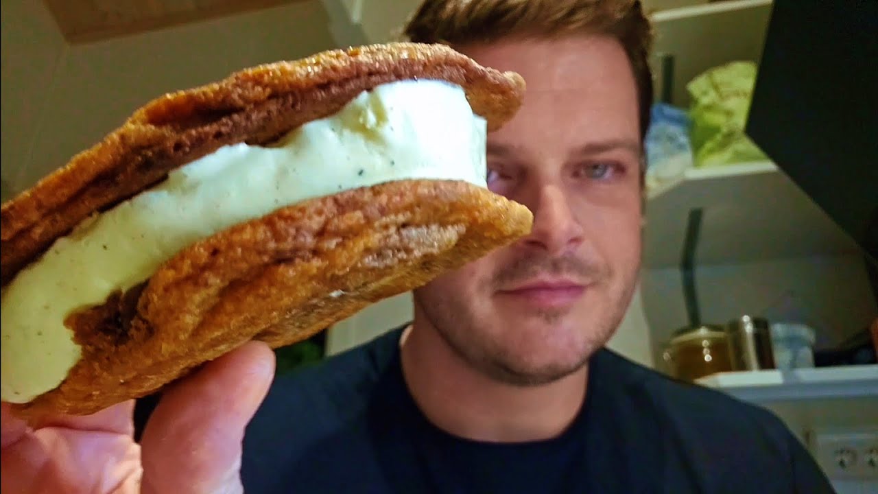 Ice Cream Cookie Sandwiches! (eller bara chocolate chip cookies) - YouTube