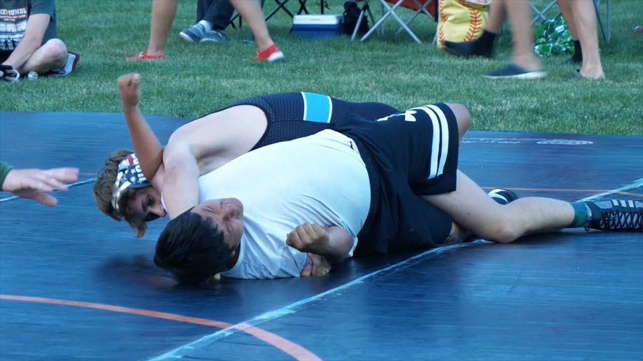 Owen Piazza of Dundee Highlanders Wrestling Team [G] v. Daniel King of ...