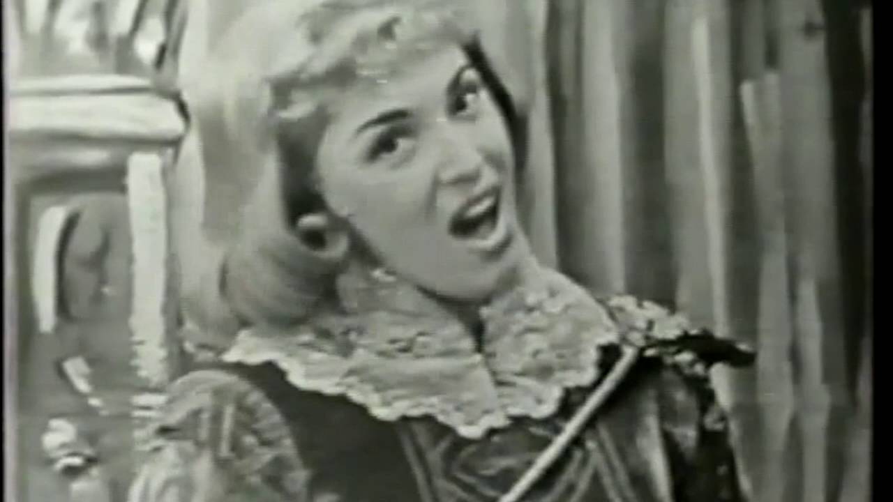 Marguerite Piazza sings excerpt from "The Masked Ball" by Verdi - YouTube
