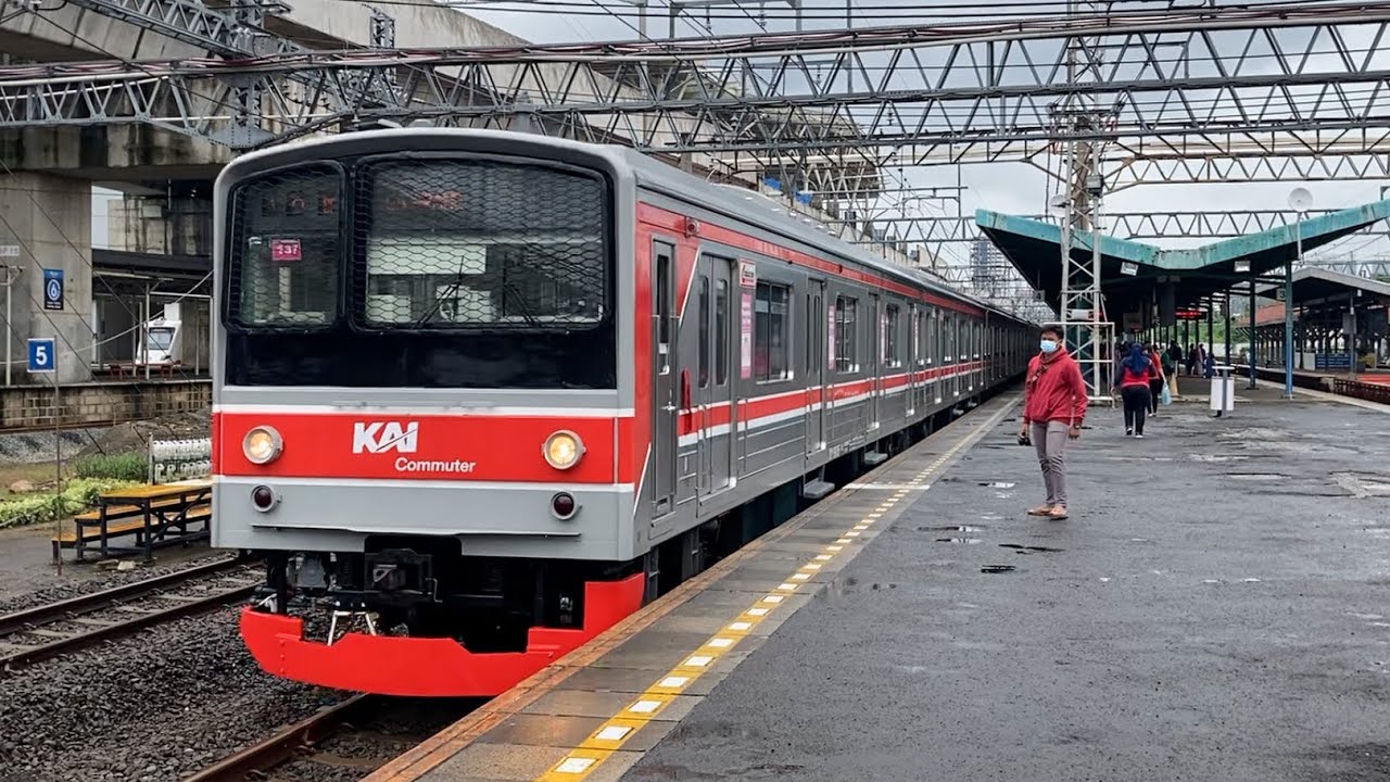 Kompilasi KRL Commuter Line di Stasiun Manggarai Spesial New Livery! JR ...