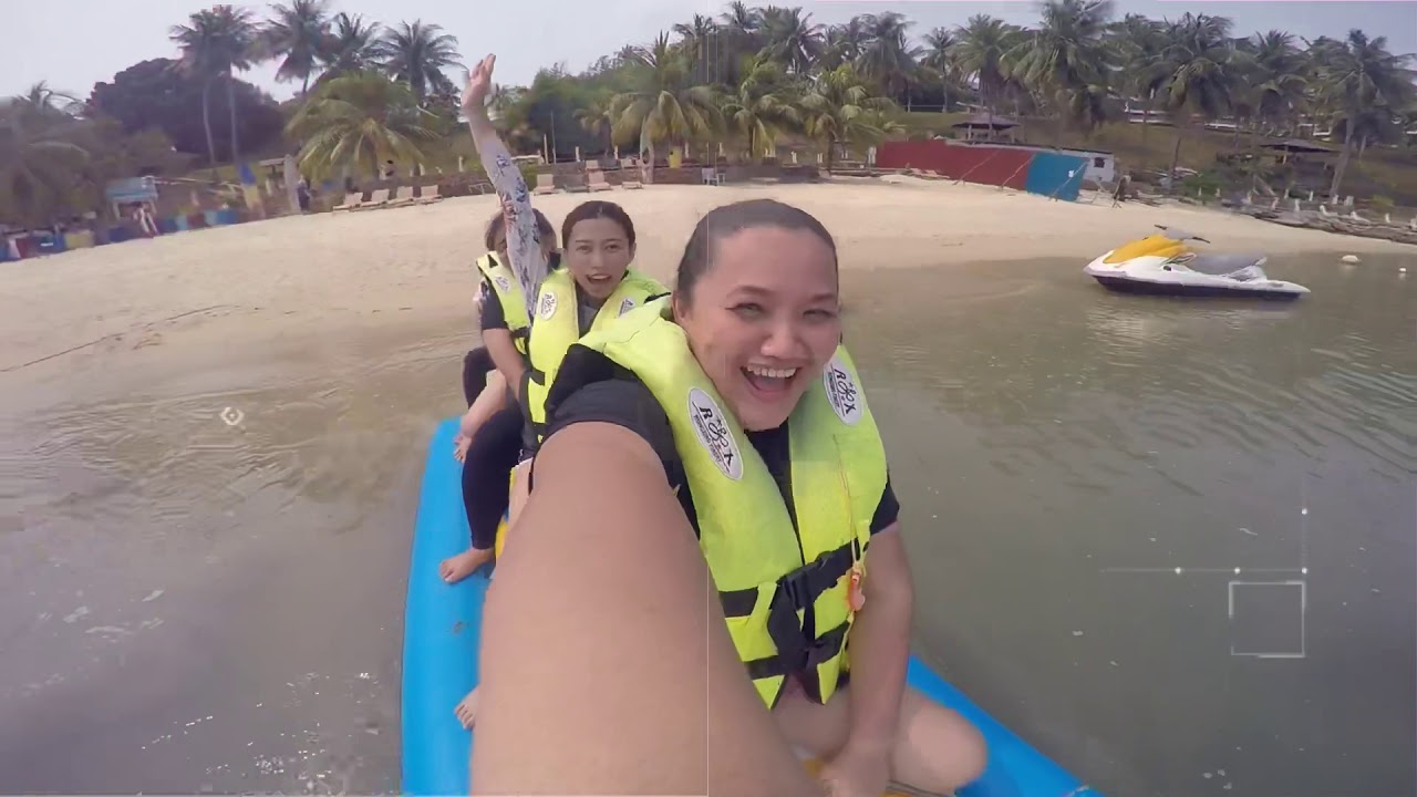 We FELL😭 — but it waz so FUN| Banana Boat Ride @ Batam View Beach ...