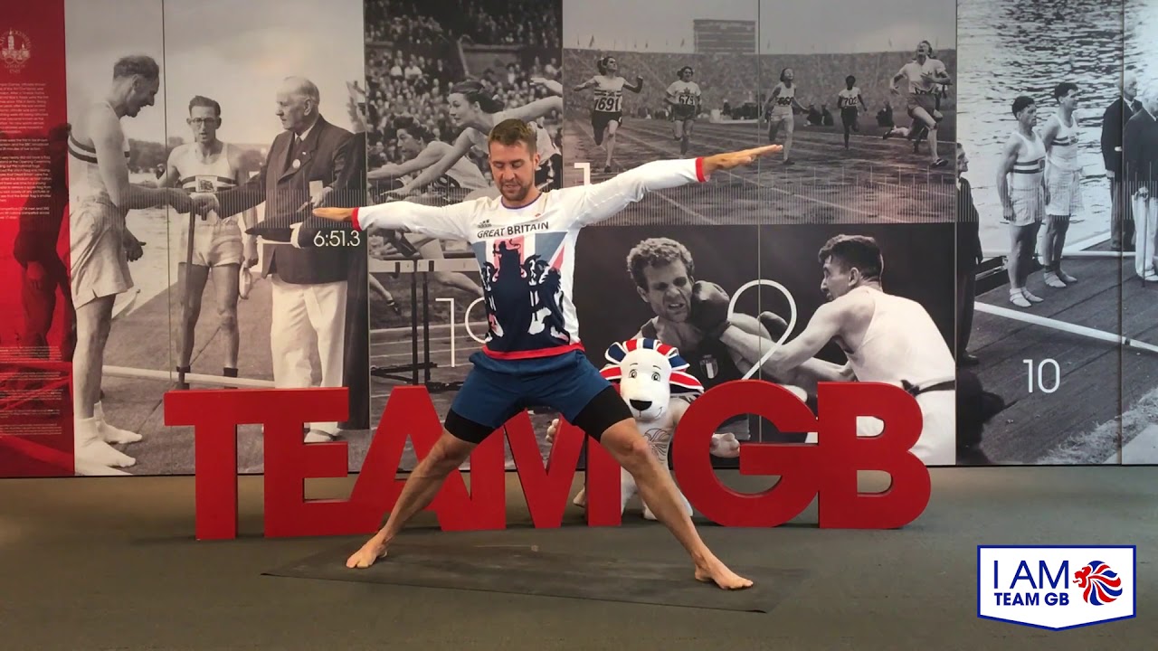 20 minutes of yoga with Leon Taylor | Workout Wednesday - YouTube