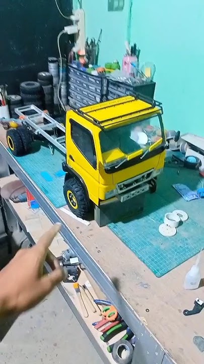 proses 70% ganti sasis RC truk canter 4x4 - YouTube