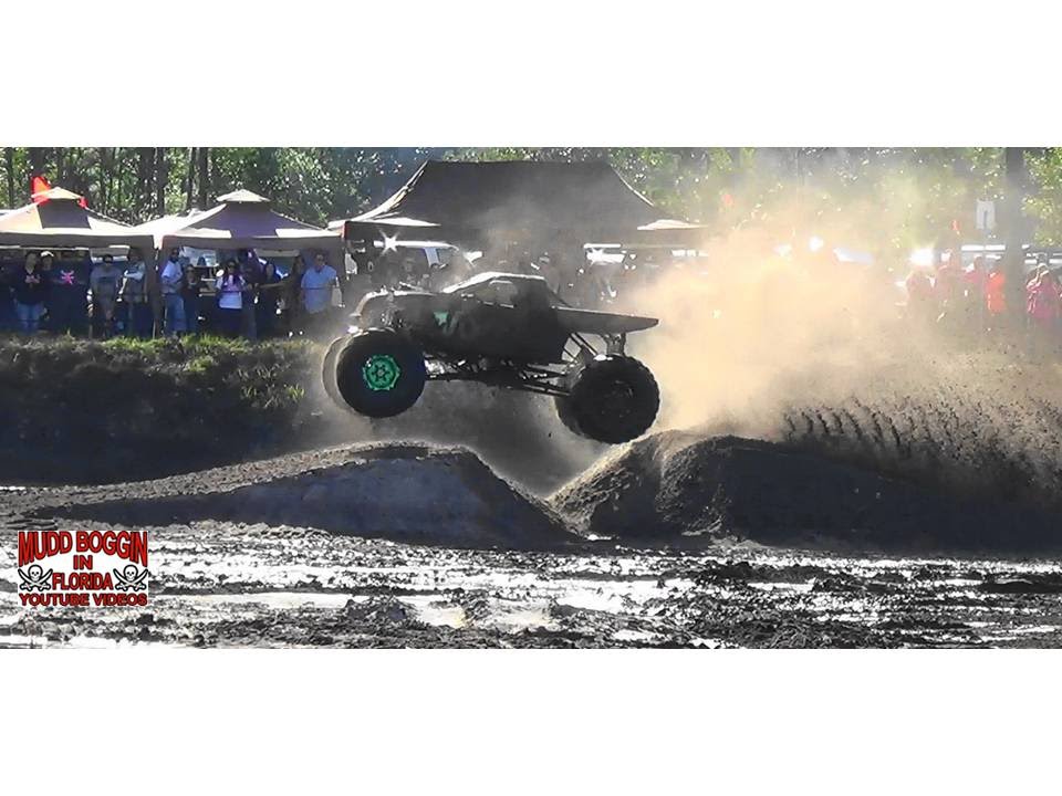 VOODOO RACING's...MEGA TRUCK...POWER HOUSE RACE. - YouTube