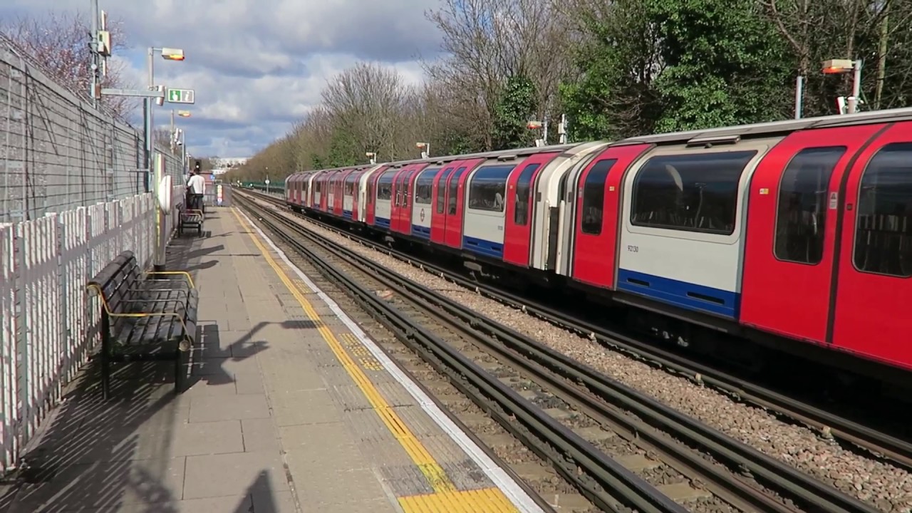 Central Line Train At East Acton 9 Ma 2017 - YouTube