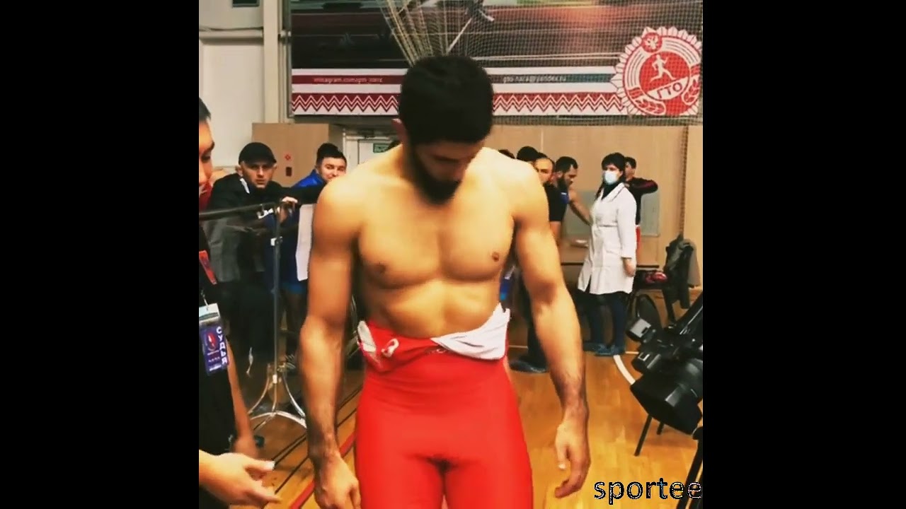 Wrestlers Weight In - YouTube