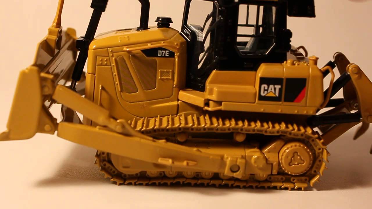 Norscot Caterpillar D7E Review - YouTube