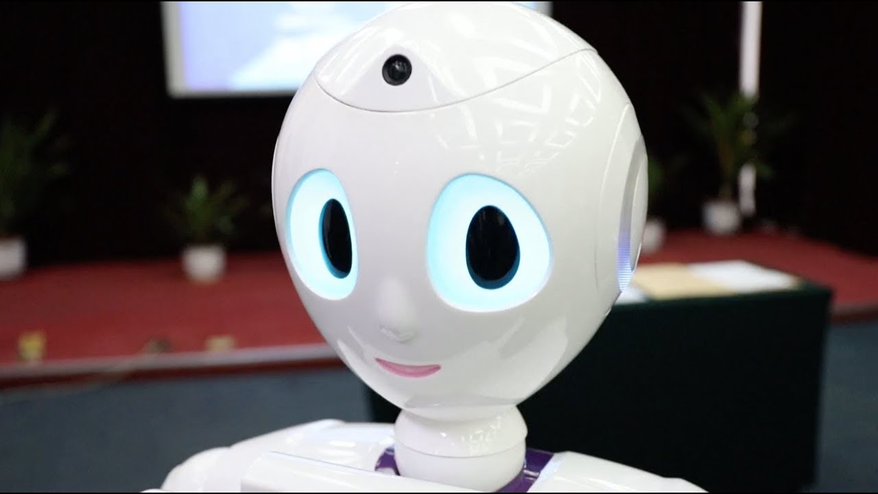 Robot Passes China's National Medical Licensing Examination - YouTube