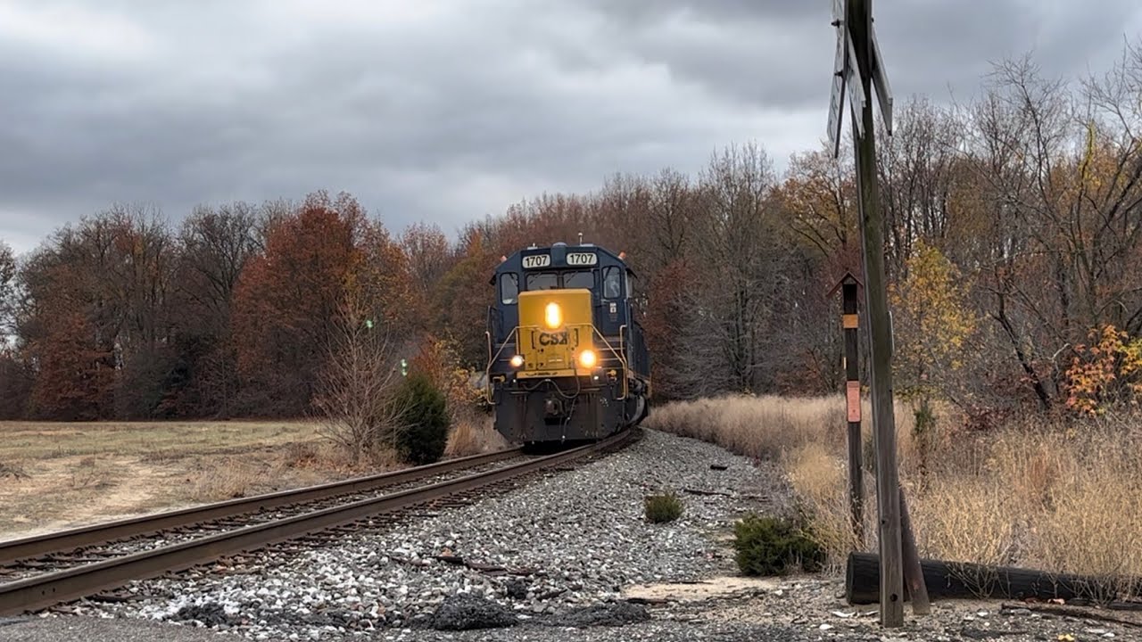 CSAO WPCA-11 with CSX 1707 and CSX 8828 11/22/23 - YouTube