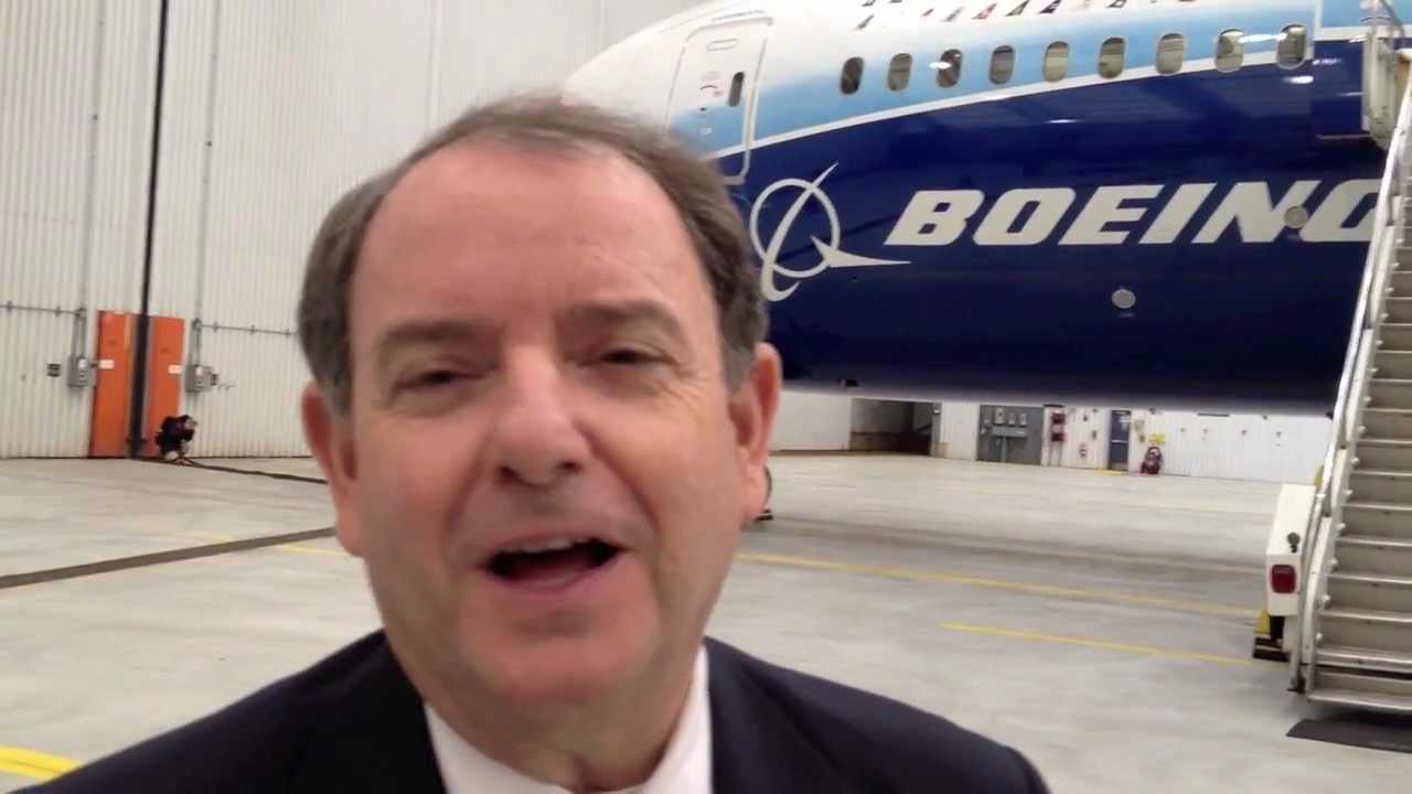 Boeing 787 Dreamliner preview tour - YouTube